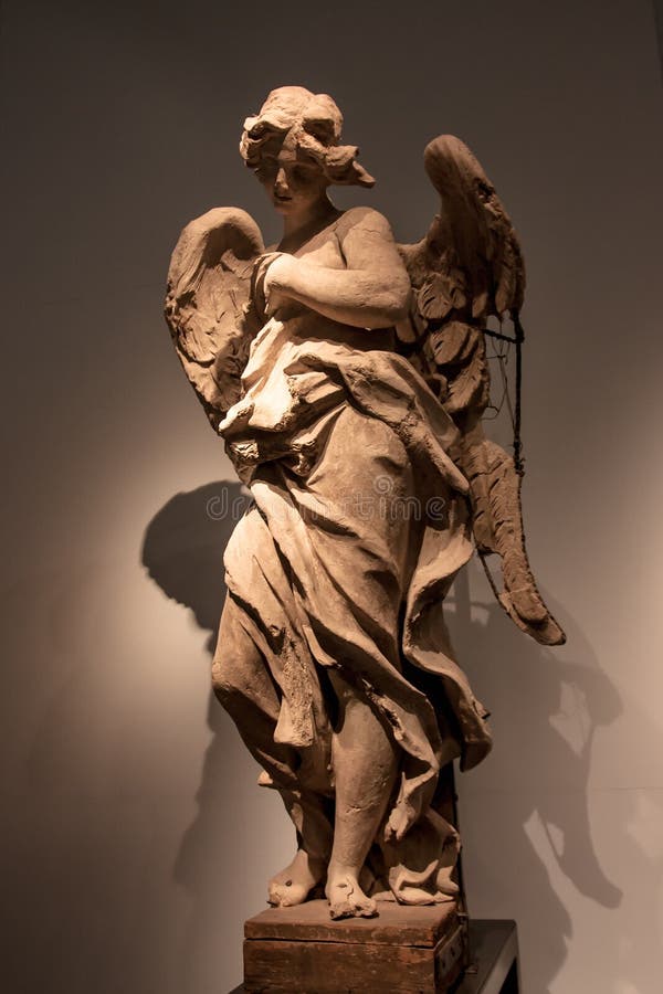 Statua Dell'angelo Con L'ala Rotta Fotografia Editoriale - Immagine di ...