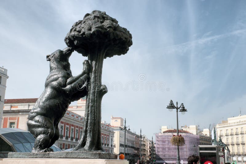 Statua dell'orso a Madrid immagine editoriale. Immagine di urbano ...