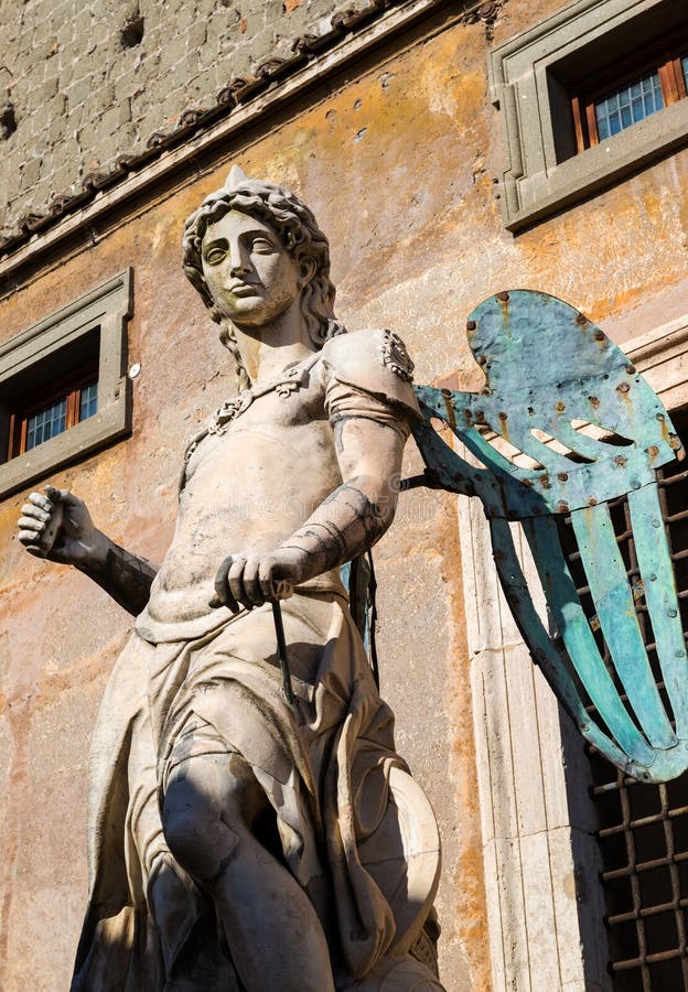 Statua Di Michael Di Arcangelo in Castel Sant ' Angelo, Roma Fotografia ...