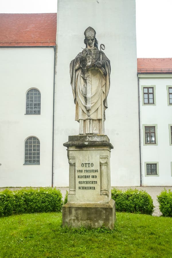 Statua Di Ottone Di Frisinga Del Vescovo Immagine Editoriale - Immagine ...