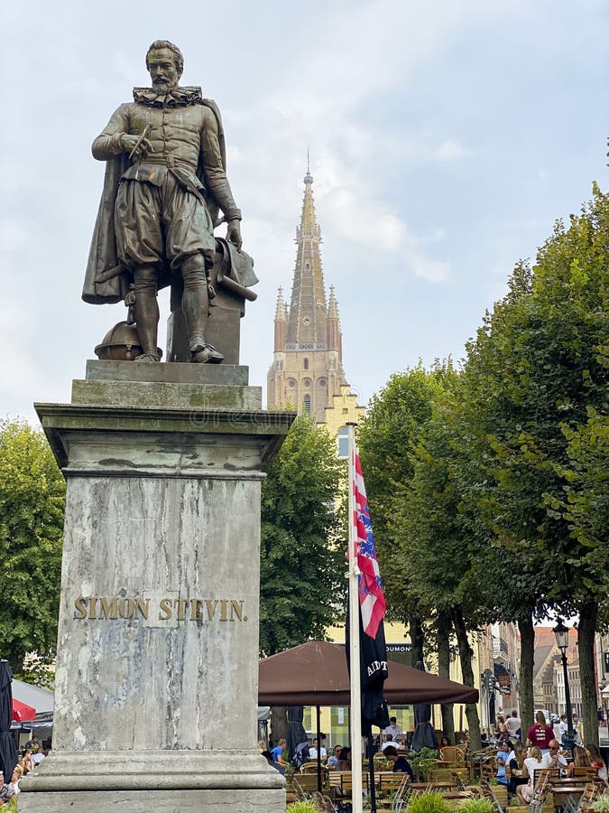 Statua Sul Suo Quadrato, Bruges, Fiandre, Belgio Di Simon Stevin ...