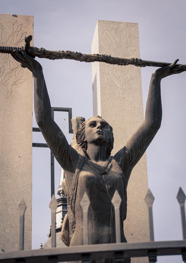 Statua femminile Firenze fotografia stock. Immagine di rinascita - 85351632 Statua femminile Firenze fotografia stock. Immagine di rinascita - 85351632
