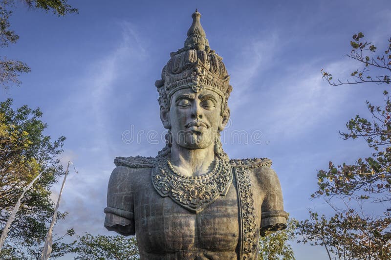 Statua Gigante Di Vishnu a Bali, Indonesia Immagine Stock - Immagine di ... Statua Gigante Di Vishnu a Bali, Indonesia Immagine Stock - Immagine di ...