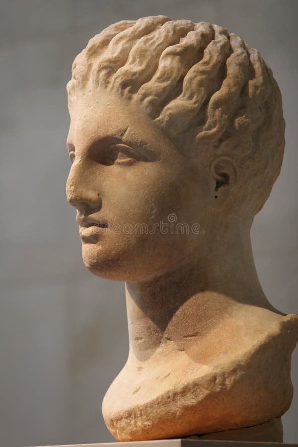 Statua greca immagine stock. Immagine di greco, scultura - 8273929