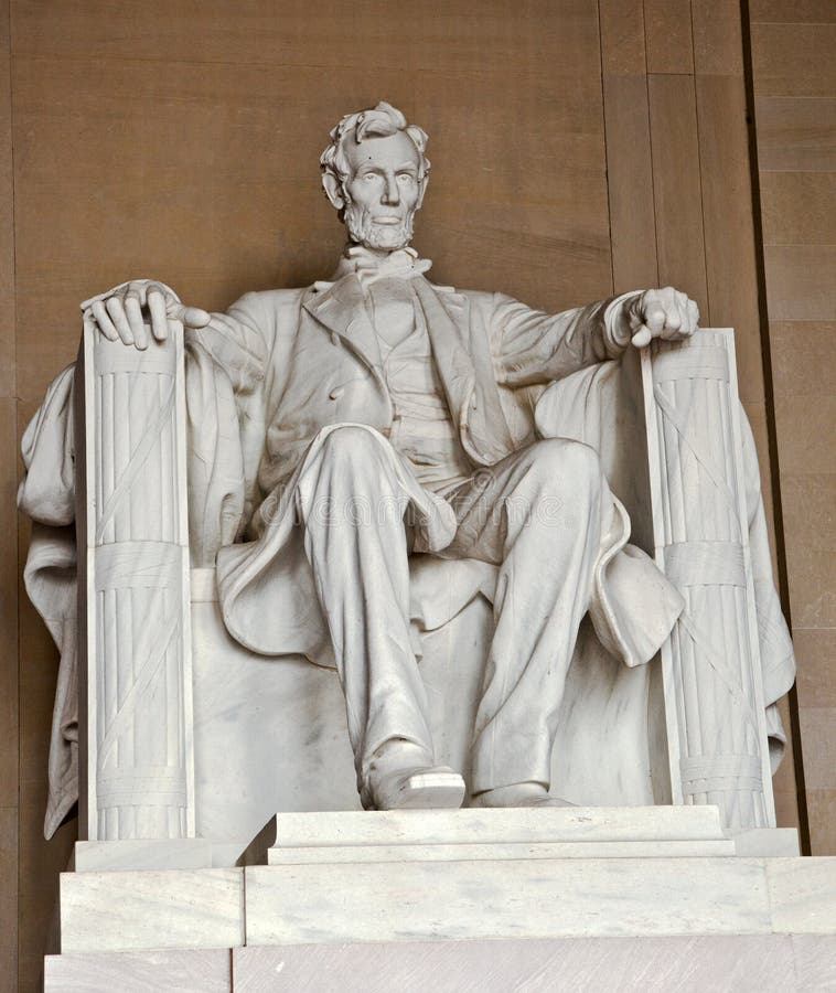 Statue of Abraham Lincoln at the Lincoln Memorial Editorial Stock Photo ...