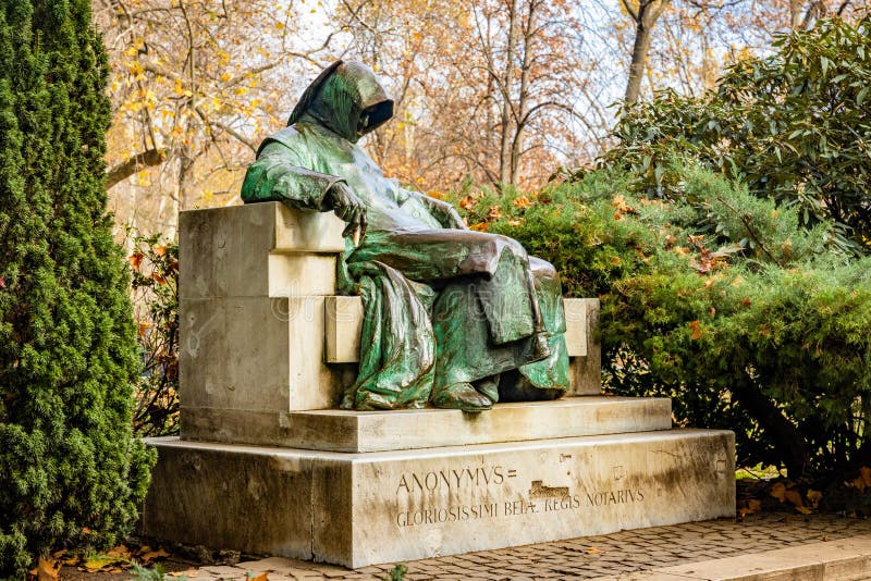 Statue of Anonymous in Vajdahunyad Castle Park in Budapest Editorial ...