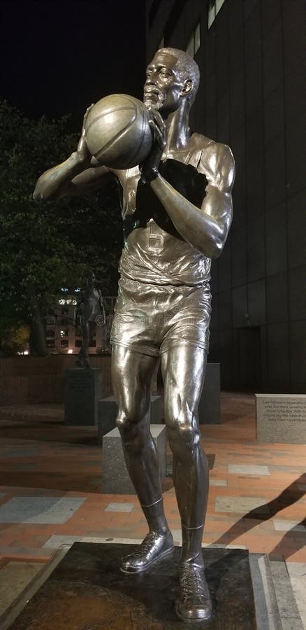 Basketball statue editorial photography. Image of player - 114675042