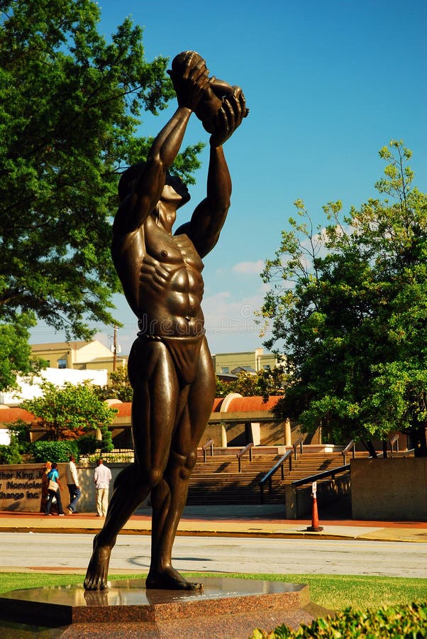 A Statue of Behold Outside the Martin Luther King Center for Non ... A Statue of Behold Outside the Martin Luther King Center for Non ...