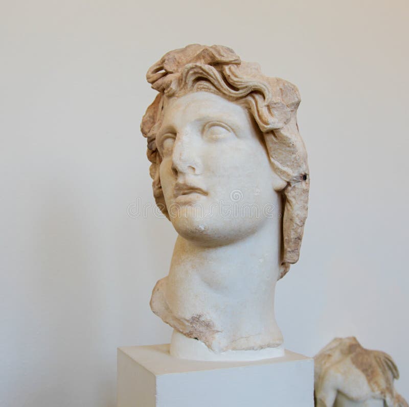 Statue D'Apollo, Dieu Grec Du Sun, En Rhodes Photographie éditorial ...