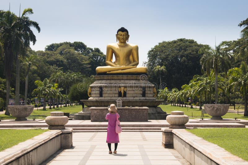 Statue D'or De Bouddha à Colombo, Sri Lanka Image stock éditorial ...