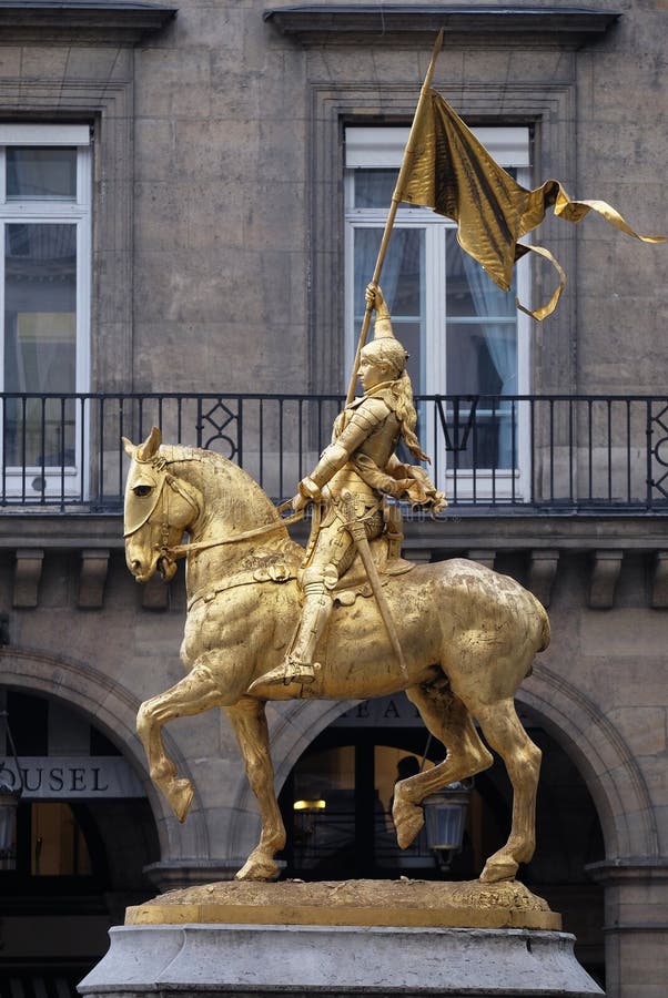 Statue Dorée De Jeanne D'Arc à Cheval Image éditorial - Image du ...