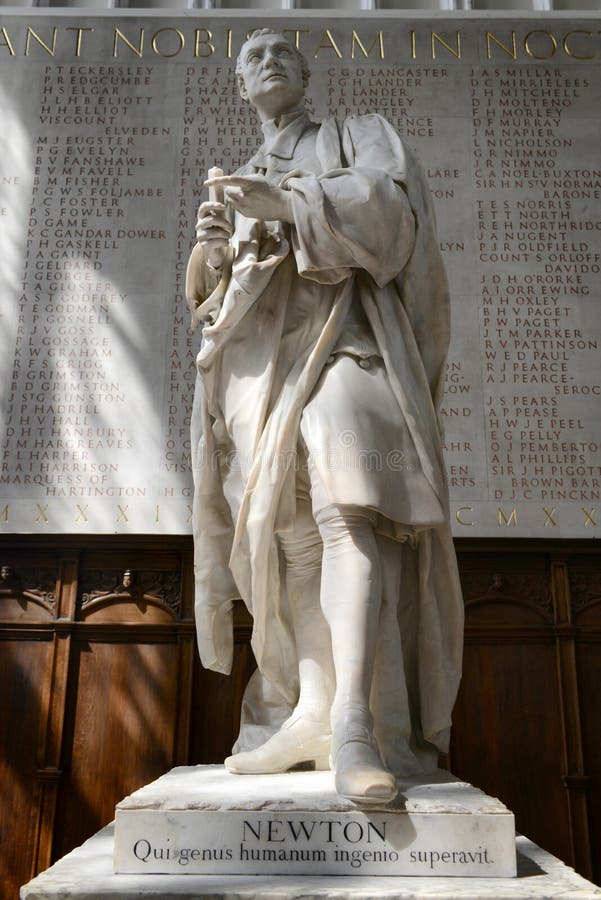 Statue D'Isaac Newton in Trinity College Chapel Photo stock - Image du ...
