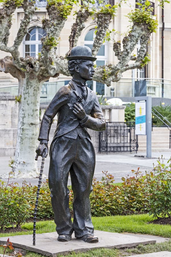 Statue De Charlie Chaplin Dans La Place Londres De Leicester Le 11 Mars ...