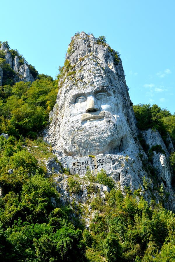 Statue de Decebalus E photo stock. Image du côté, zone - 134318758