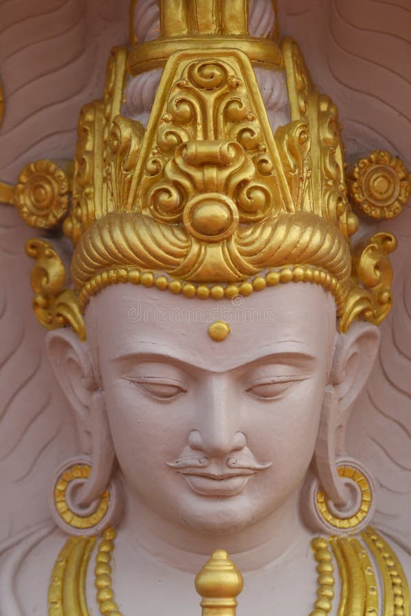 Statue de Dieu dans indou image stock. Image du déco - 19425423