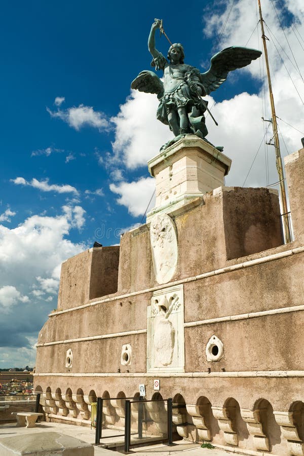 Statue De Saint-Michel, Castel Sant'Angelo, Rome Photo stock - Image du ...