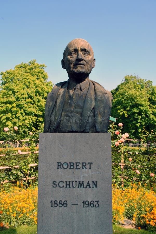 Statue de Robert Schuman image stock éditorial. Image du politique ...