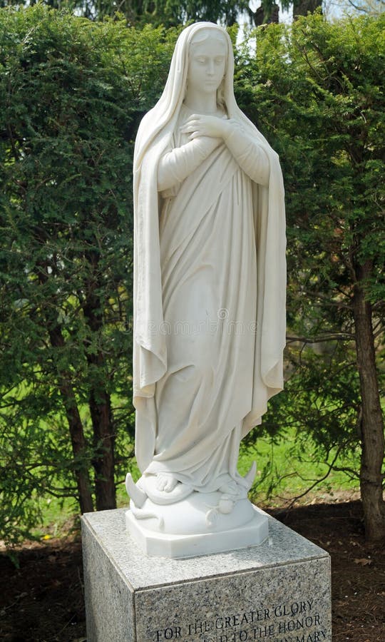 Statue de Vierge Marie photo stock. Image du pâques, église - 41560074