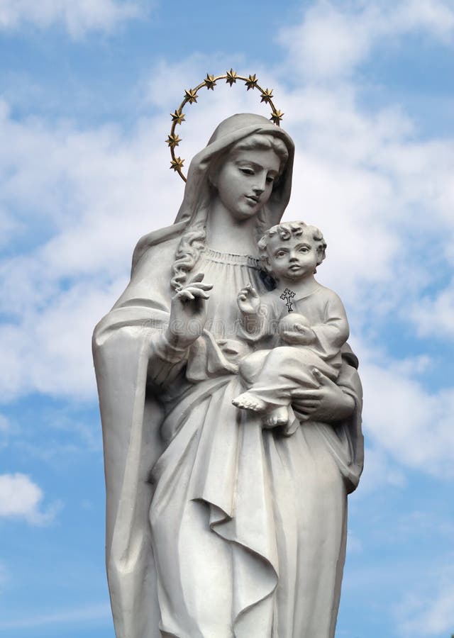 Statue De Vierge Marie Avec Petit Jesus Christ Photo stock - Image du ...