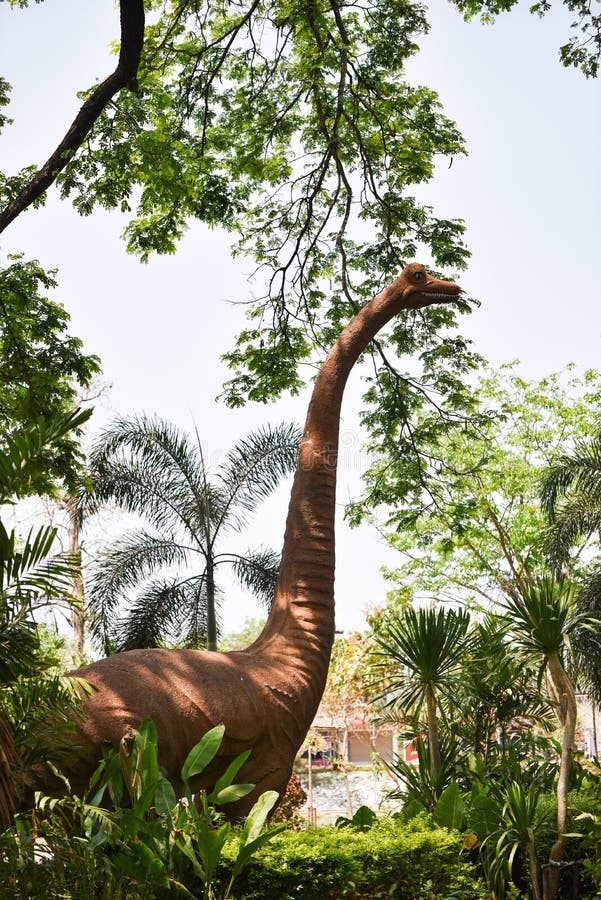 146 Big Dinosaur Figure Statue Stock Photos - Free & Royalty-Free Stock ...