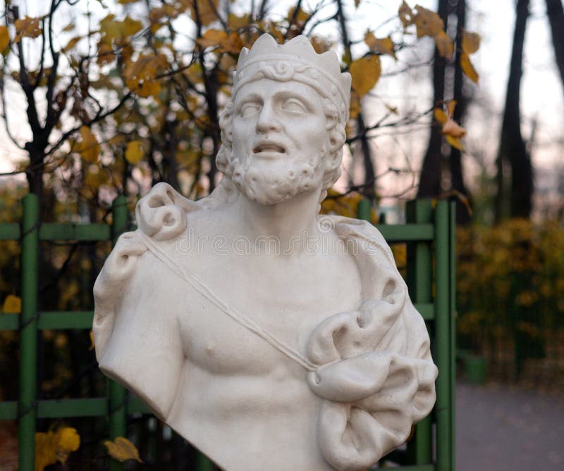 Statue du Roi Midas photo stock. Image du léningrad, beauté - 54284130