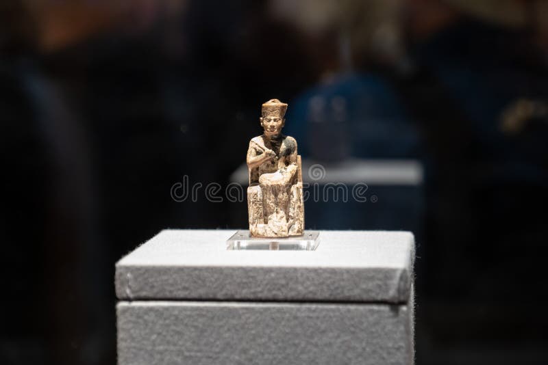 Statue of the Face of Egyptian Pharaoh Editorial Image - Image of ...