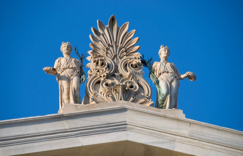 Statue greche fotografia stock. Immagine di limite, monumento - 6408542