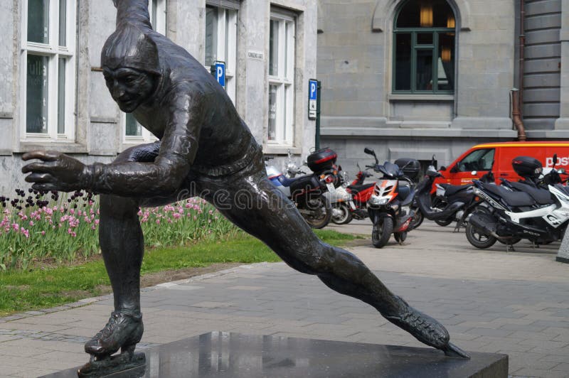 Statue of Hjalmar Andersen in Trondheim, Norway Editorial Photography ...