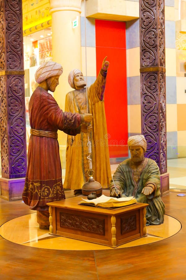 Statue von IBN Battuta redaktionelles stockfoto. Bild von verzierung ...