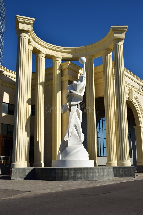 Inside Half Dome with Screened Window at Taj Mahal Stock Photo - Image ...