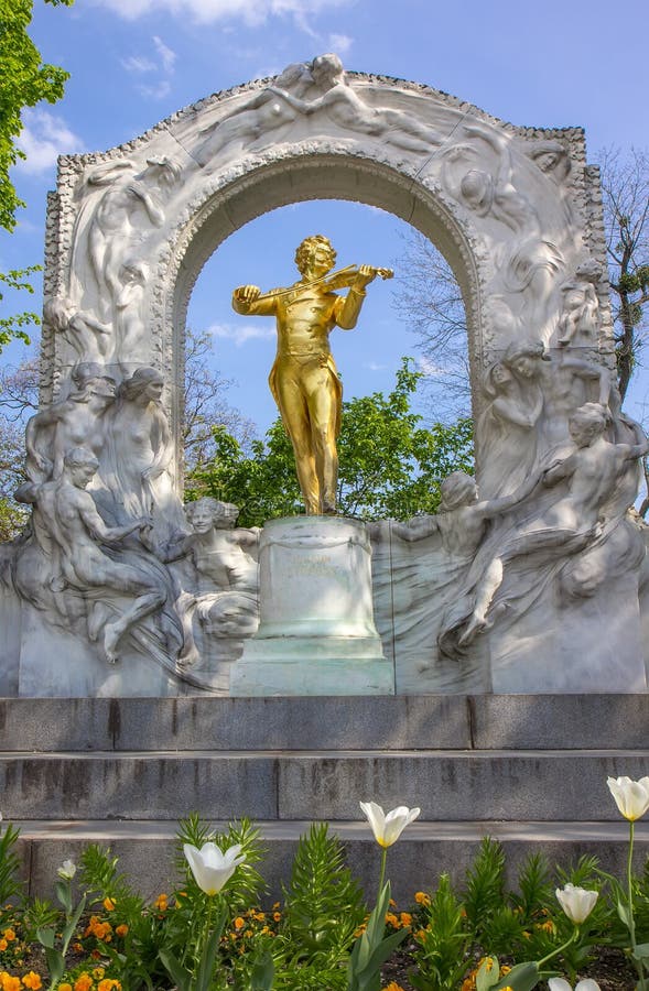 Statue of Johan Strauss in Vienna Editorial Stock Photo - Image of ...