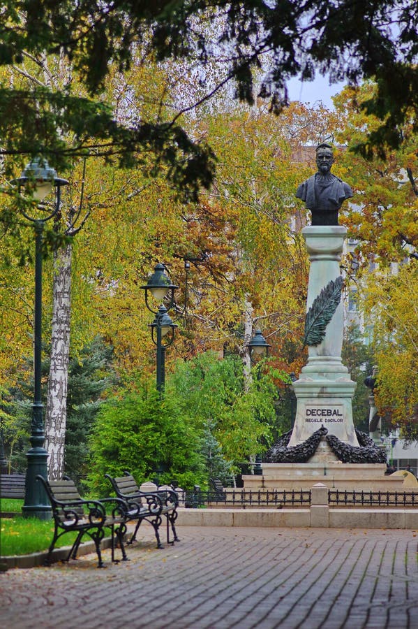 Statue of King Decebal editorial stock photo. Image of park - 79555838