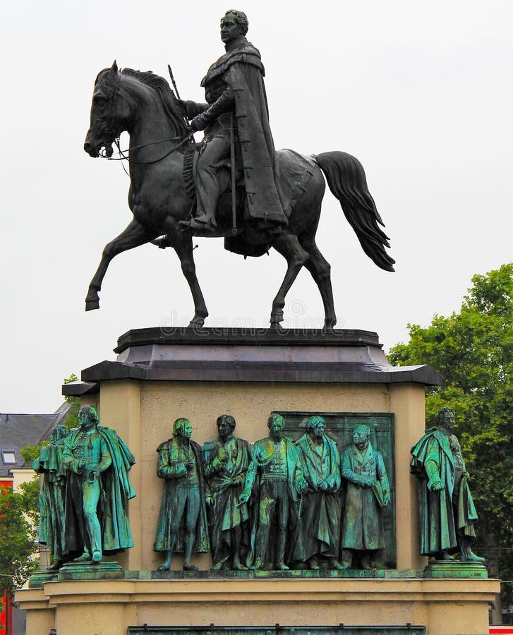 Statue, Landmark, Sculpture, Monument Picture. Image: 131082932