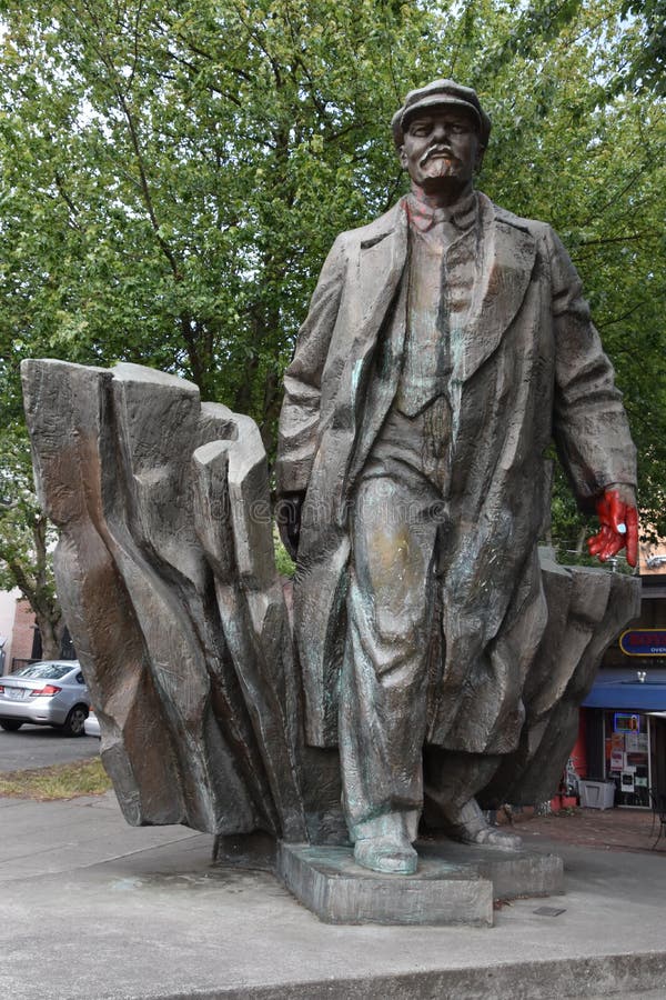 Statue of Lenin in Seattle, Washington Editorial Stock Image - Image of ...