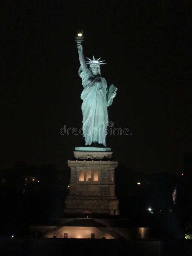 Statue of Liberty at night editorial photo. Image of close - 213595281