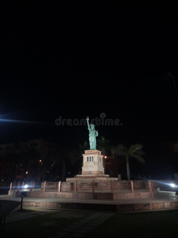 Statue of Liberty Night View Stock Photo - Image of midnight, house ...