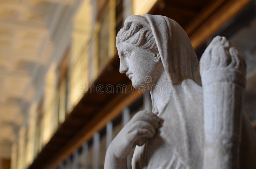 Statue in Library stock image. Image of leanring, wisdom - 34790975