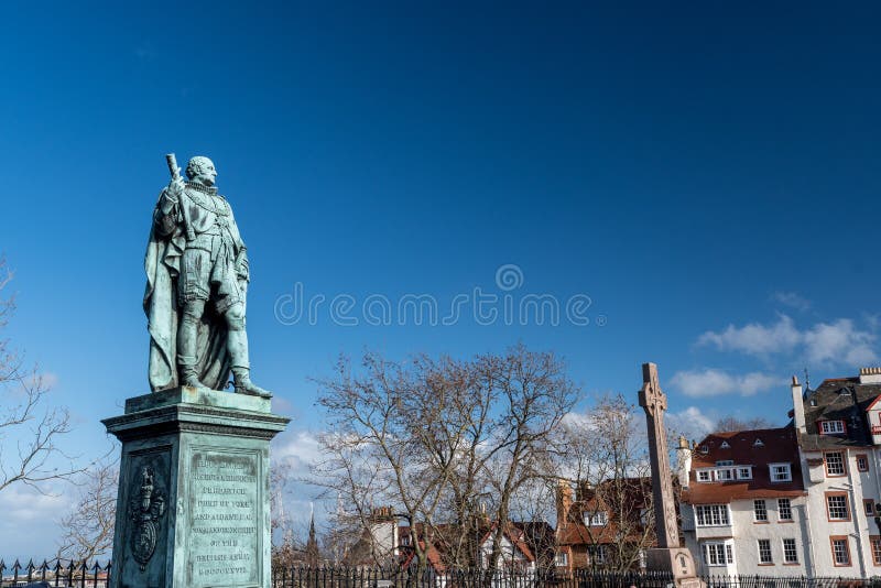 Statue at Edinburgh Castle editorial stock image. Image of esplanade ...