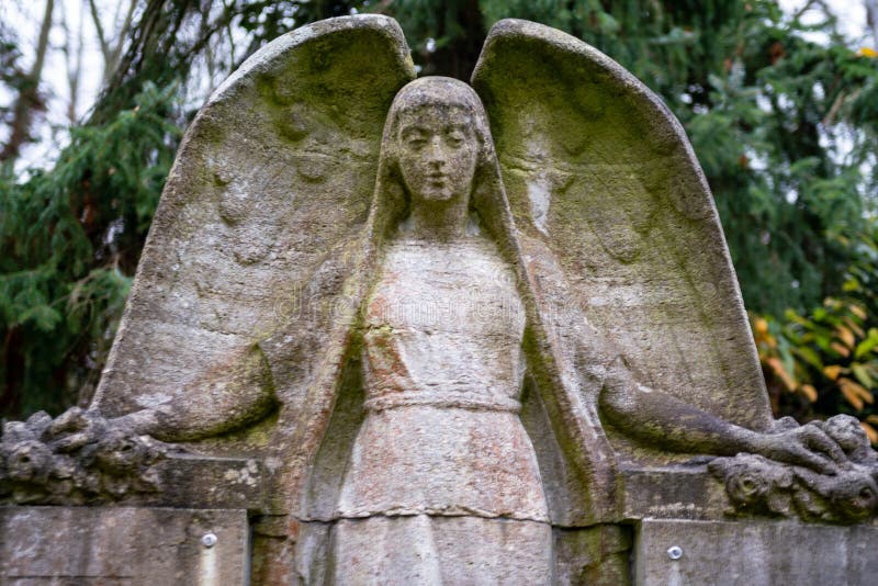 Statue of a mourning angel stock image. Image of mourning - 168984333