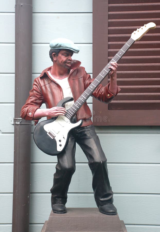 Statue musician editorial image. Image of playing, statue - 42624355