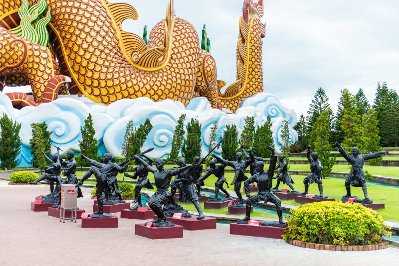 Statue Noire En Bronze De Kung-fu De Shaolin De Moine Chinois Ou De ...