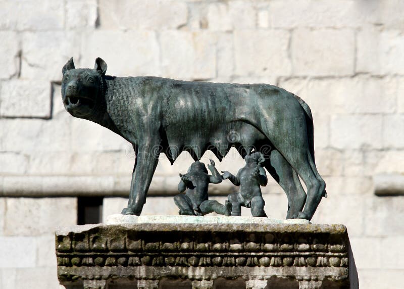 Statue Parfaite De LOUP De CAPITOLINE Avec Les Jumeaux Romulus Et Rem ...