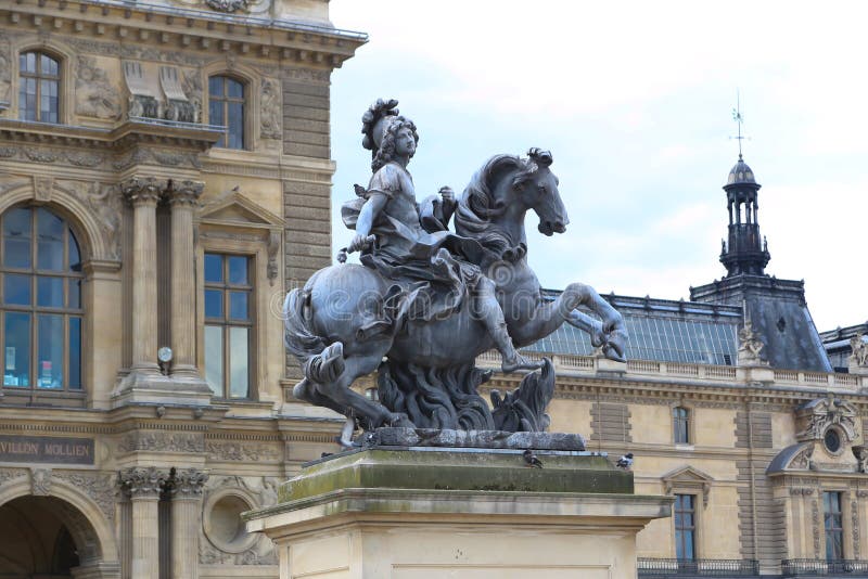 Statue - Paris editorial photo. Image of museum, tree - 64821421