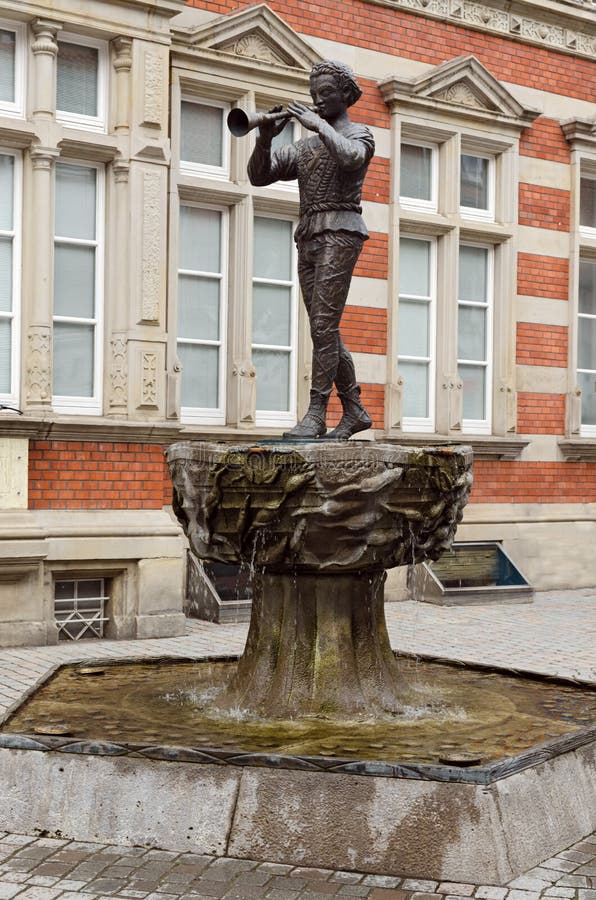The Pied Piper of Hamelin stock image. Image of hamelinpyrmont - 27843441