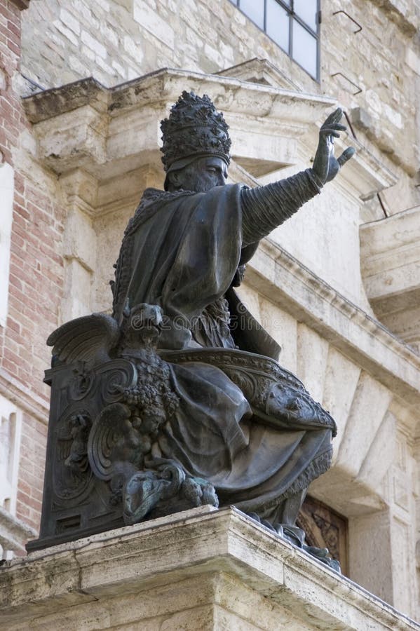 Statue of Pope Julius III, Perugia, Italy Stock Image - Image of julius ...