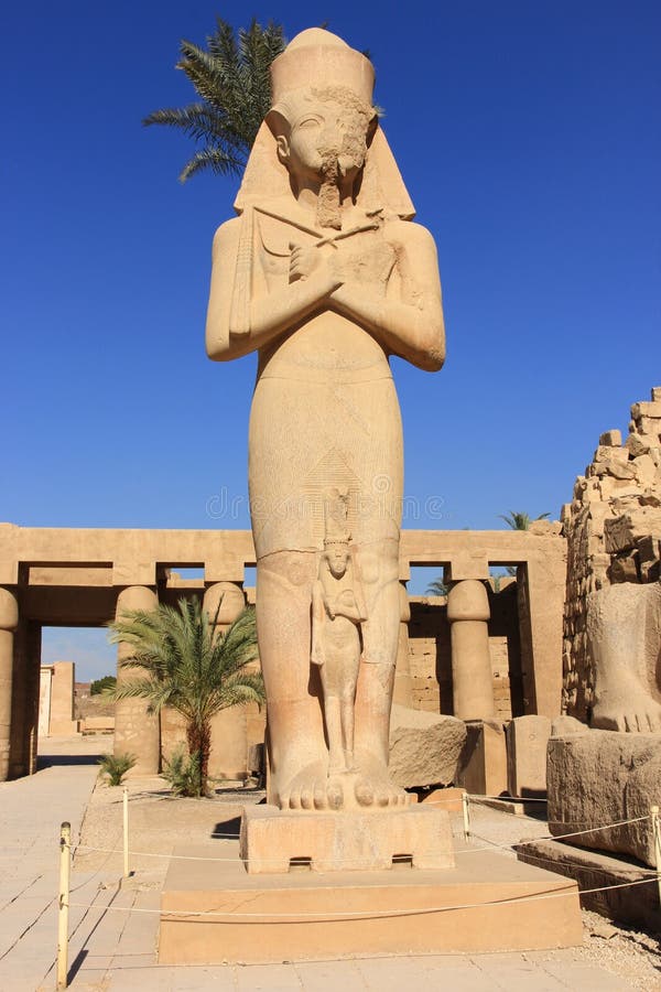 Statue of Ramses with His Daughter Merit-amen Stock Image - Image of ...