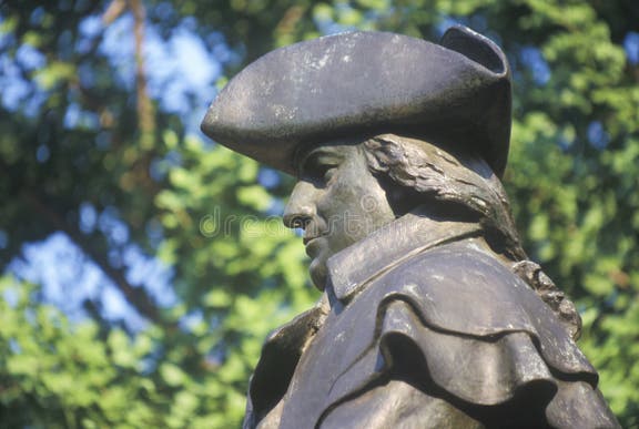 Statue of Robert Morris, Founding Father and Signer of Declaration of ...