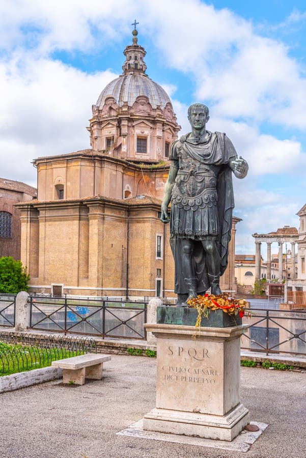 Statue of Roman Emperor Julius Caesar at Roman Forum, Rome, Italy Stock ...