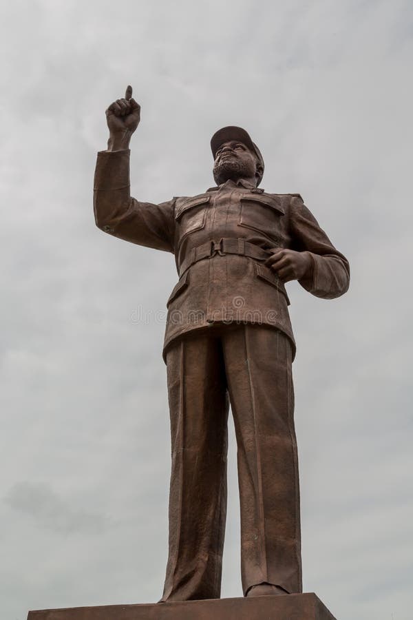 Statue of Samora MoisÃ©s Machel at Independence Square Editorial Stock ...