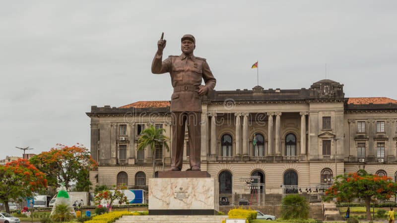Statue of Samora MoisÃ©s Machel at Independence Square Stock Image ...
